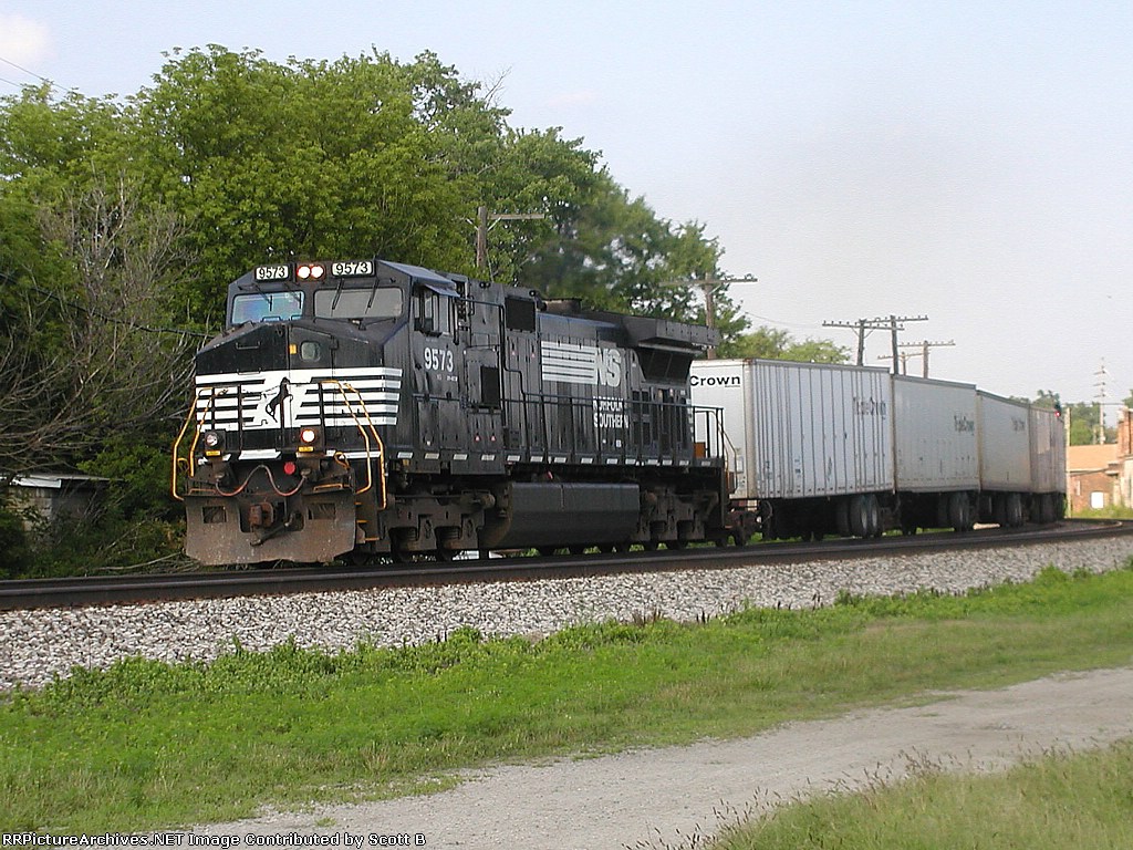 NS 9573 NS 261 6:45 P.M.